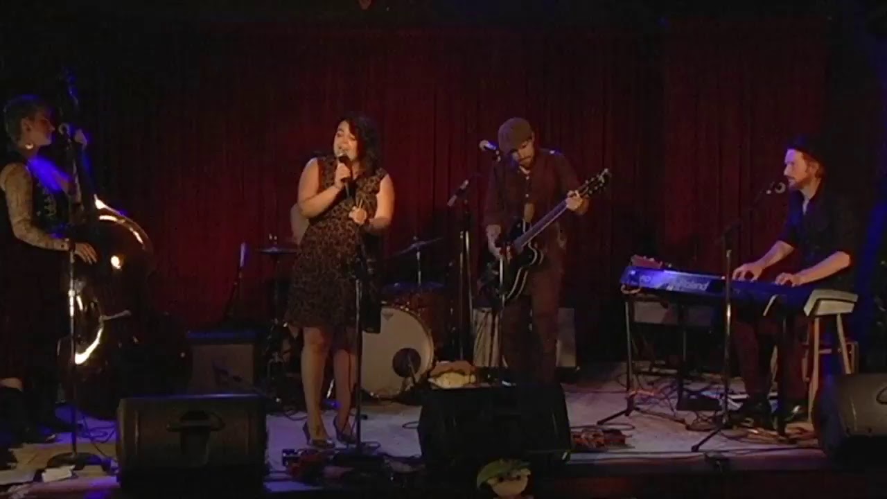 The Staggers & Jaggs at the Duncan Showroom - YouTube
