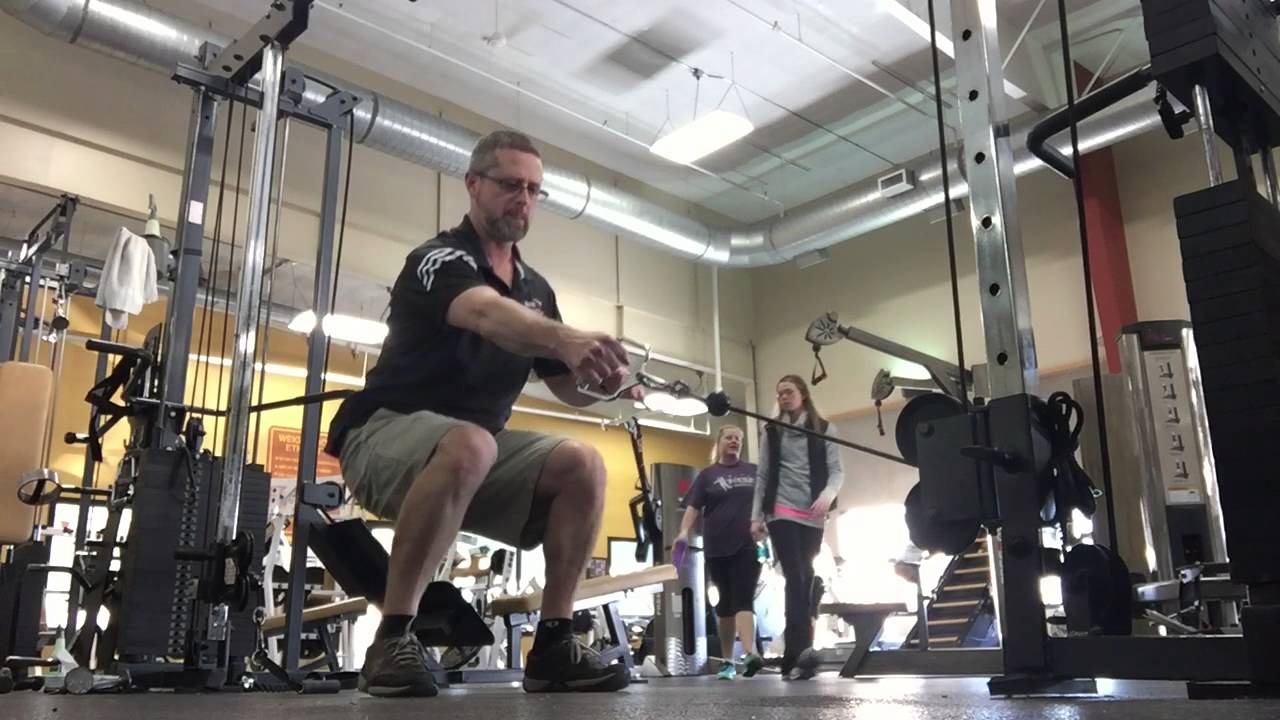 Isometric Squat with Single Arm Pull Row - YouTube