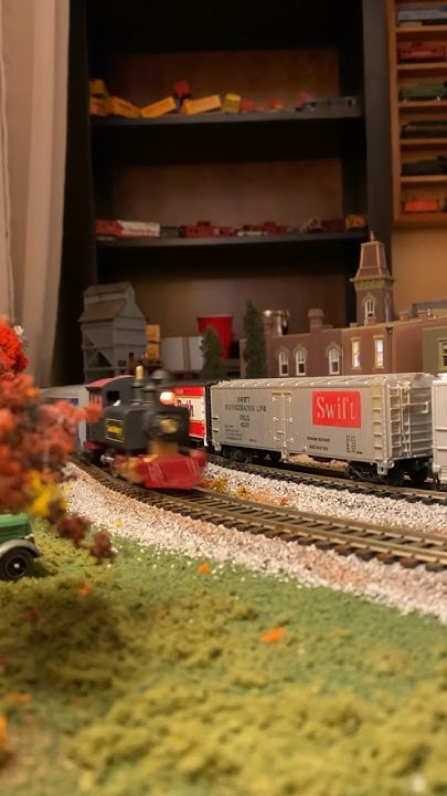 HO Scale Life-Like 0-4-0 Good and Plenty Steam locomotive hauling Passenger Cars! #locomotive # ...