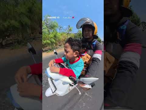 Jemput para bocil pulang sekolah. 