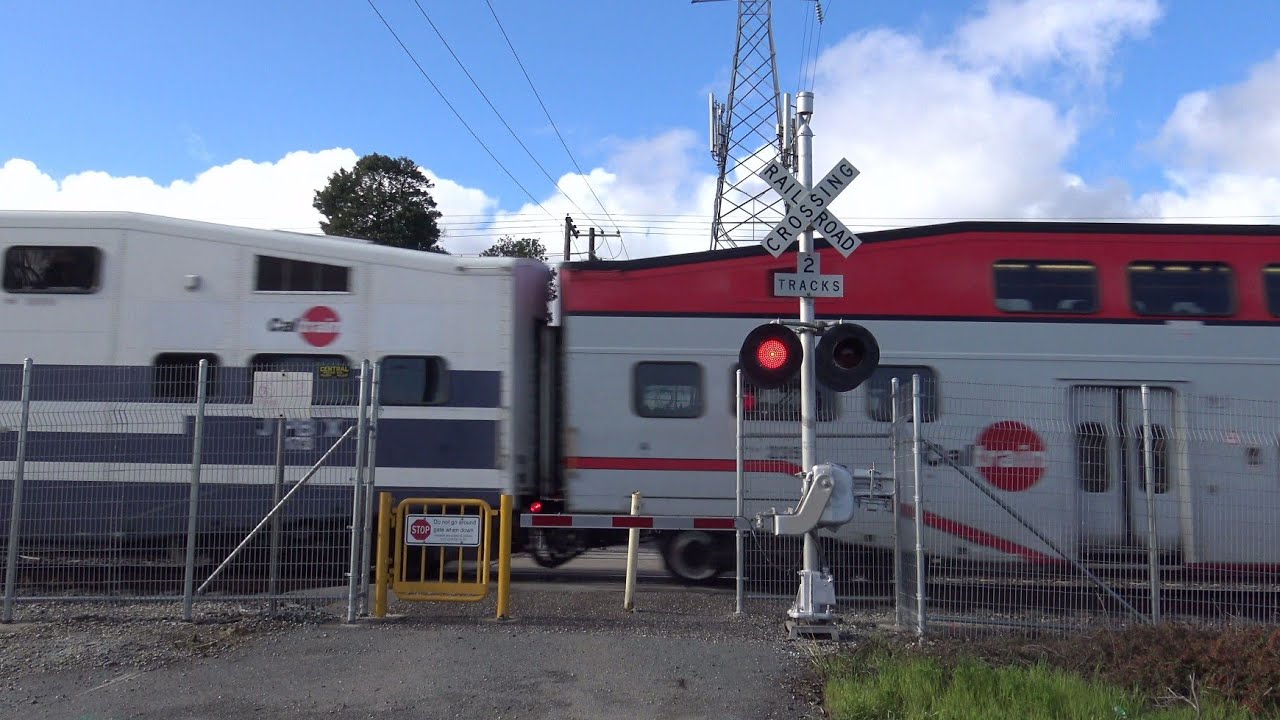 Caltrain 928 Local North, Hemlock Ave/Millbrae Ped. Railroad Crossing ...