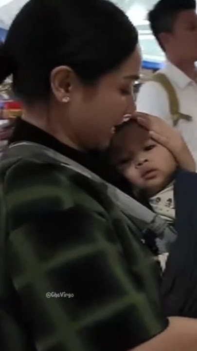 Anteng nya tth di gendong sama mama🤏🤗#babylily#babyrans#baby#raffinagita#feedshort - YouTube