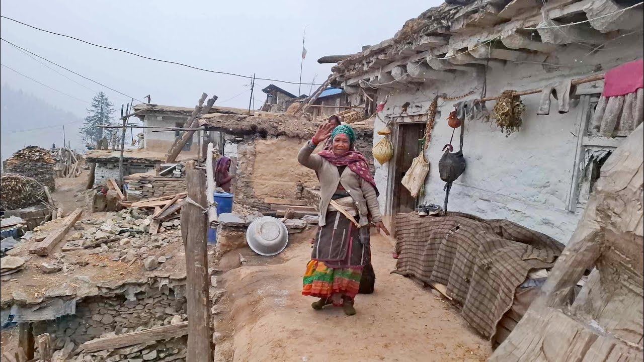 Western Village Life Of Nepal || Himalayan People's Lifestyle Into Snow ...