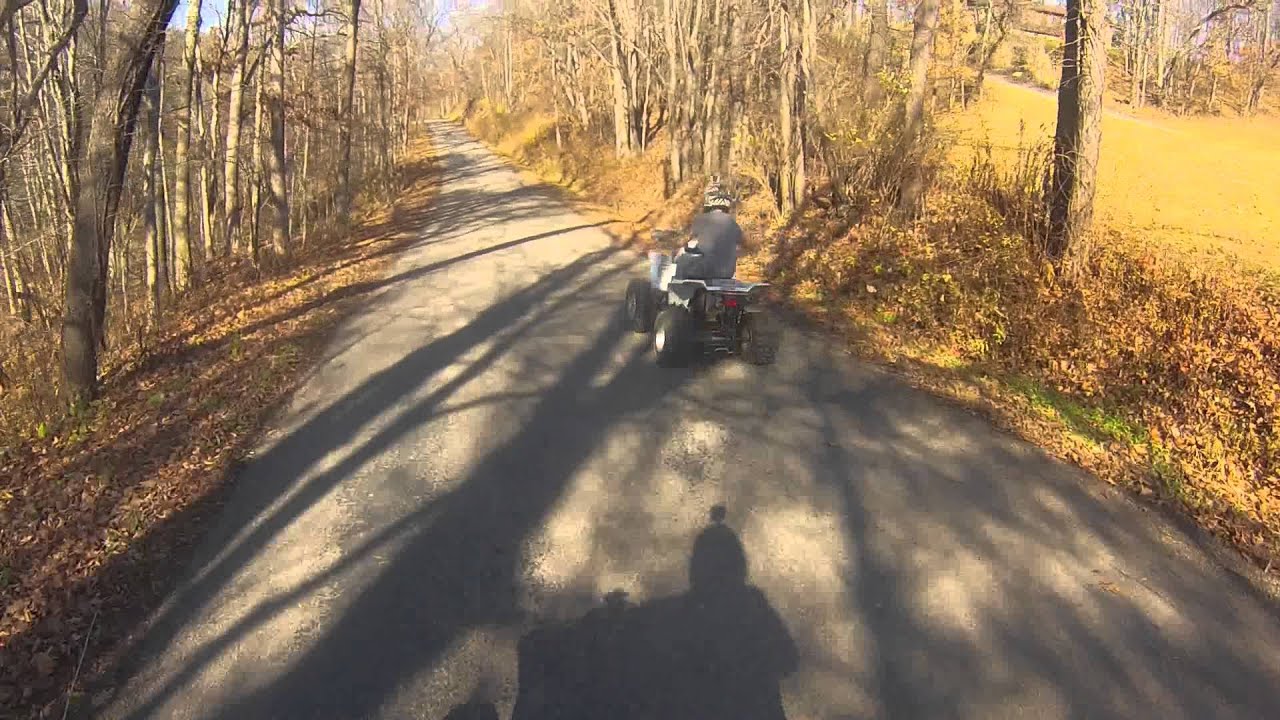 Banshee 350 vs Blaster 200 - YouTube