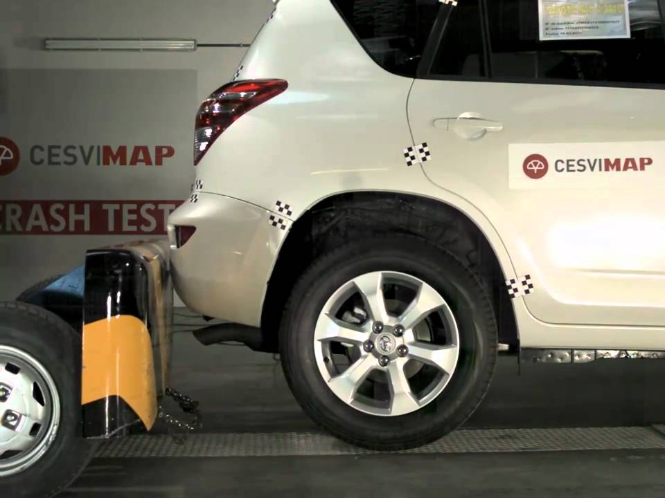 Crash test trasero Toyota RAV 4 2010 en CESVIMAP - YouTube