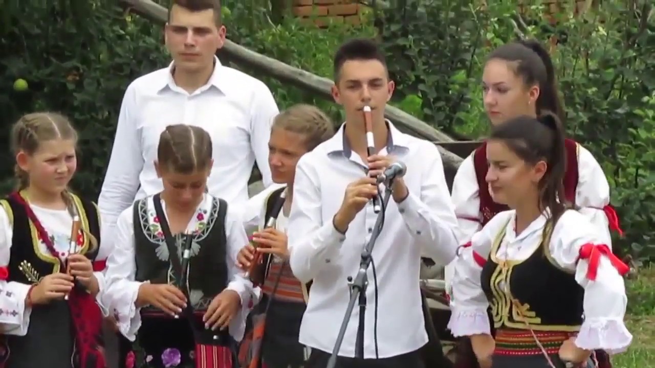 Катјуша / Katusha / КАТЮША Russian song from WWII - YouTube