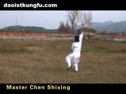 China Wudang Kungfu - Taiyi Fuchen Horsetail Whisk - Master Chen ...