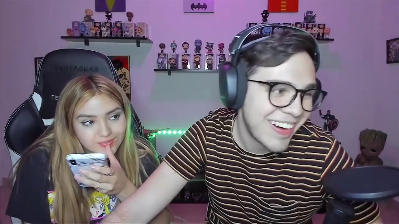 SU NOVIO DE ARIGAMEPLAYS LE PEGA - YouTube