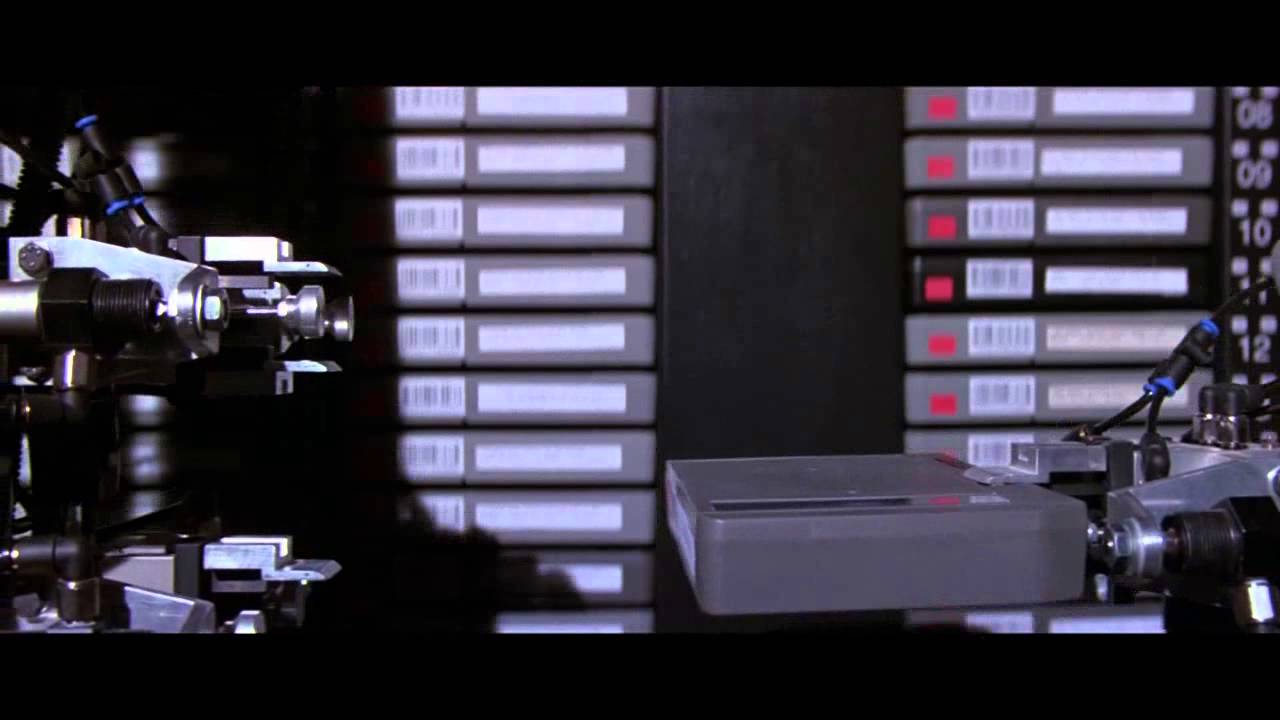 Hackers - tape robot fight scene - YouTube