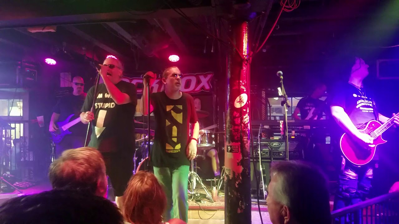 Rockbox performing Fat Bottomed Girls on Bourbon Street in New Orleans ...