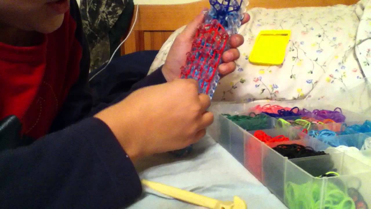 How to make a Rainbow loom person - YouTube