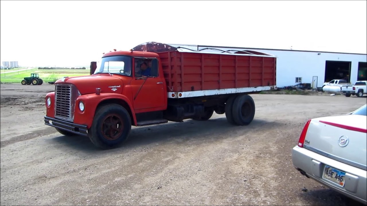 BigIron DJ1237 IH 1600 Loadstar - YouTube