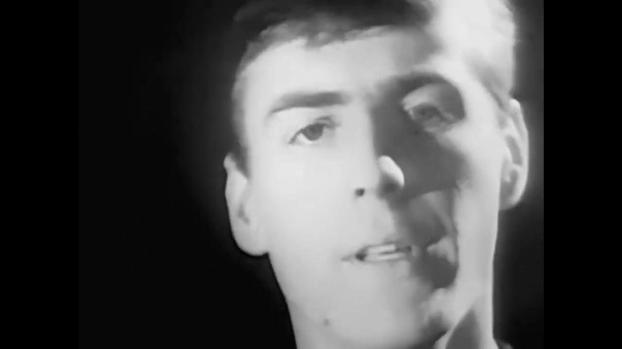 Apache - The Shadows (1960) Stereo - YouTube