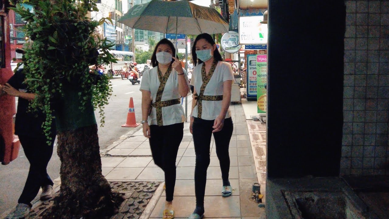【🇹🇭4K】Walk on Sukhumvit Thonglor Road at Nightfall | Bangkok City ...