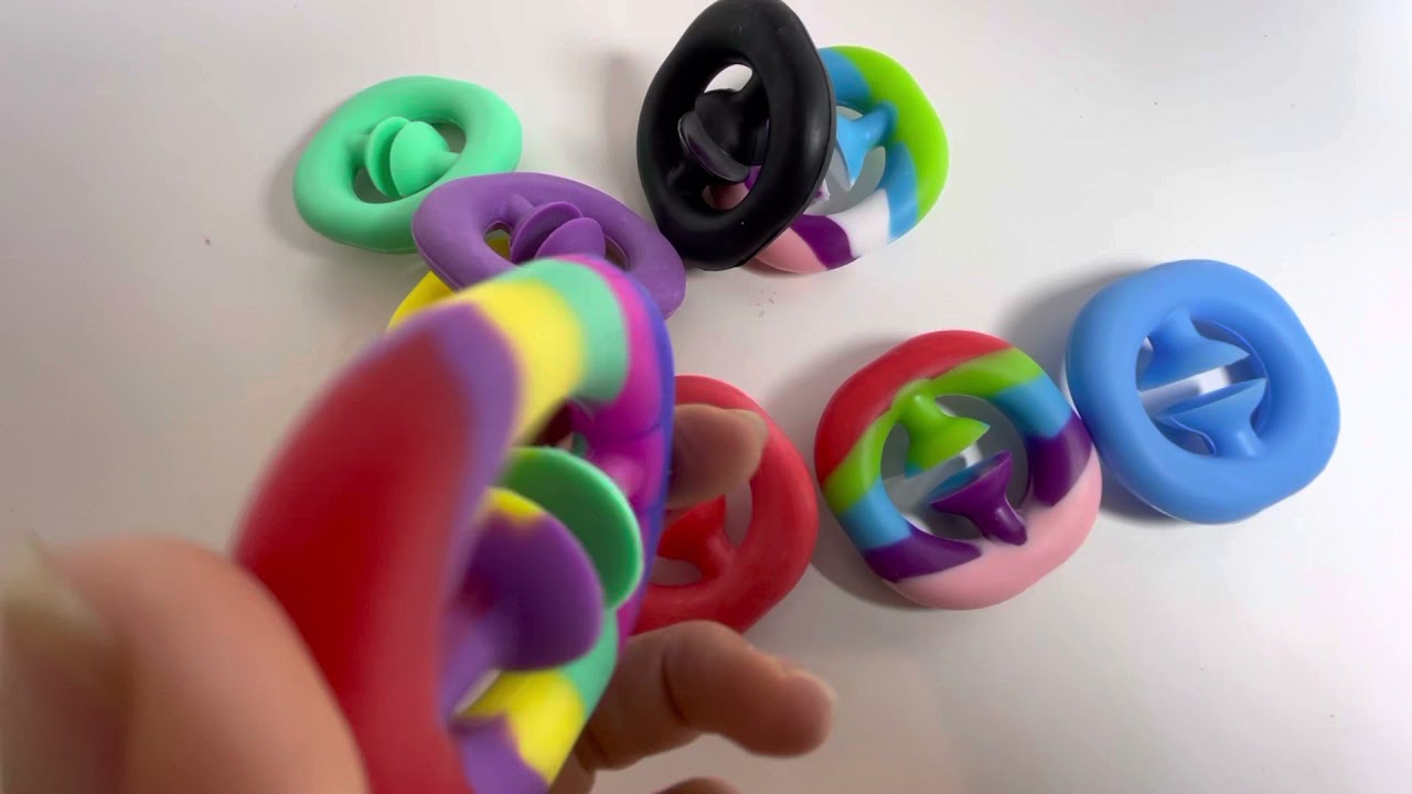 Snapping fidget toy - YouTube