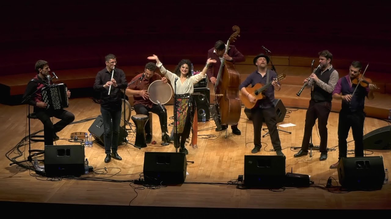 Makedonsko Devojče - Barcelona Gipsy balKan Orchestra ( Live in Skopje ...