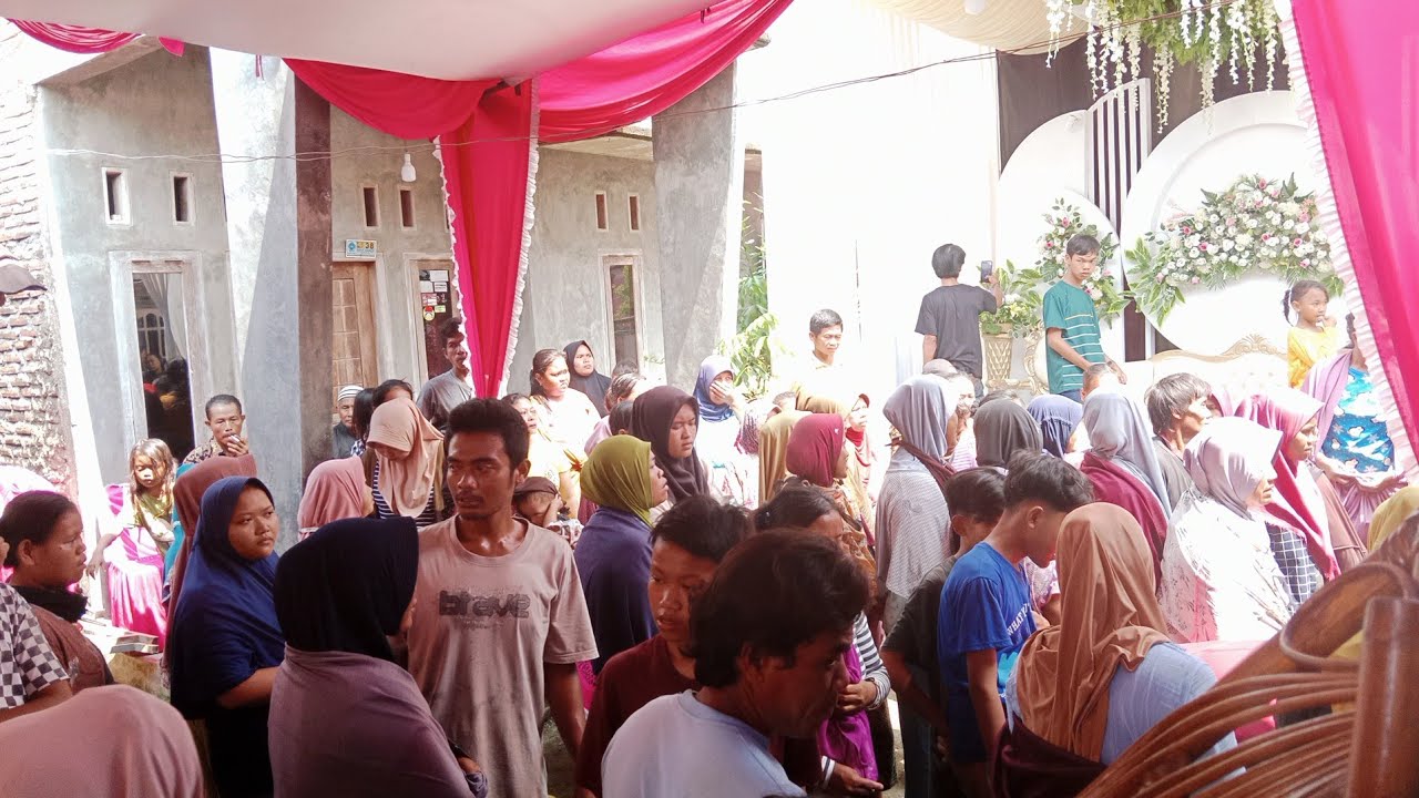 Cari Uang Dengan Cara Rebutan - YouTube