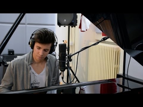 Miley Cyrus - Adore You (Cover by Andrew) - YouTube