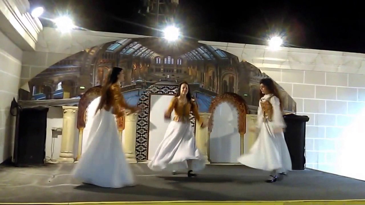 United Kingdom Traditional Dance - YouTube