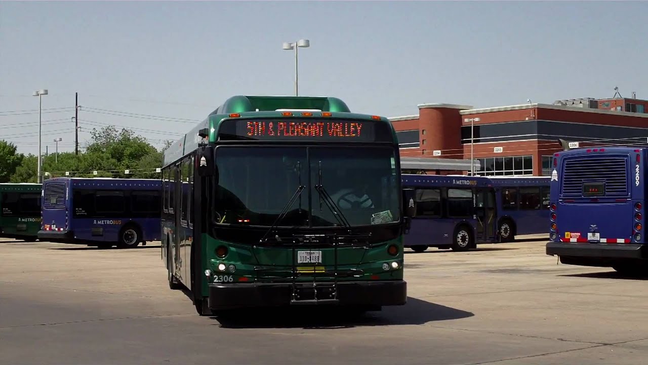 Capital Metro - New Flyer D35LFR Low Floor #2306 - YouTube