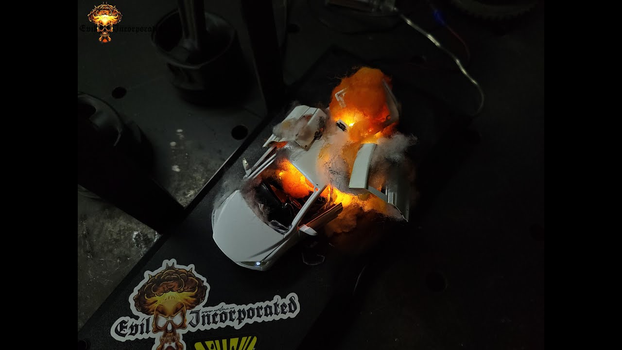 EV Tesla Burning Diorama Model - Electric Car Catches Fire - YouTube