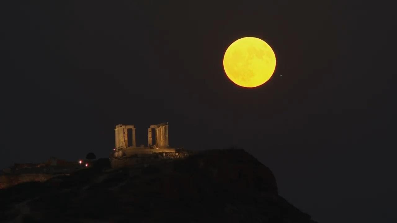 First of four supermoons shines above iconic ancient temple south of ...