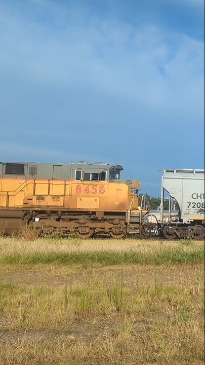UP 8458 (SD70ACe) Pushing Freight Heading Southbound #trains #shorts #trainspotting - YouTube