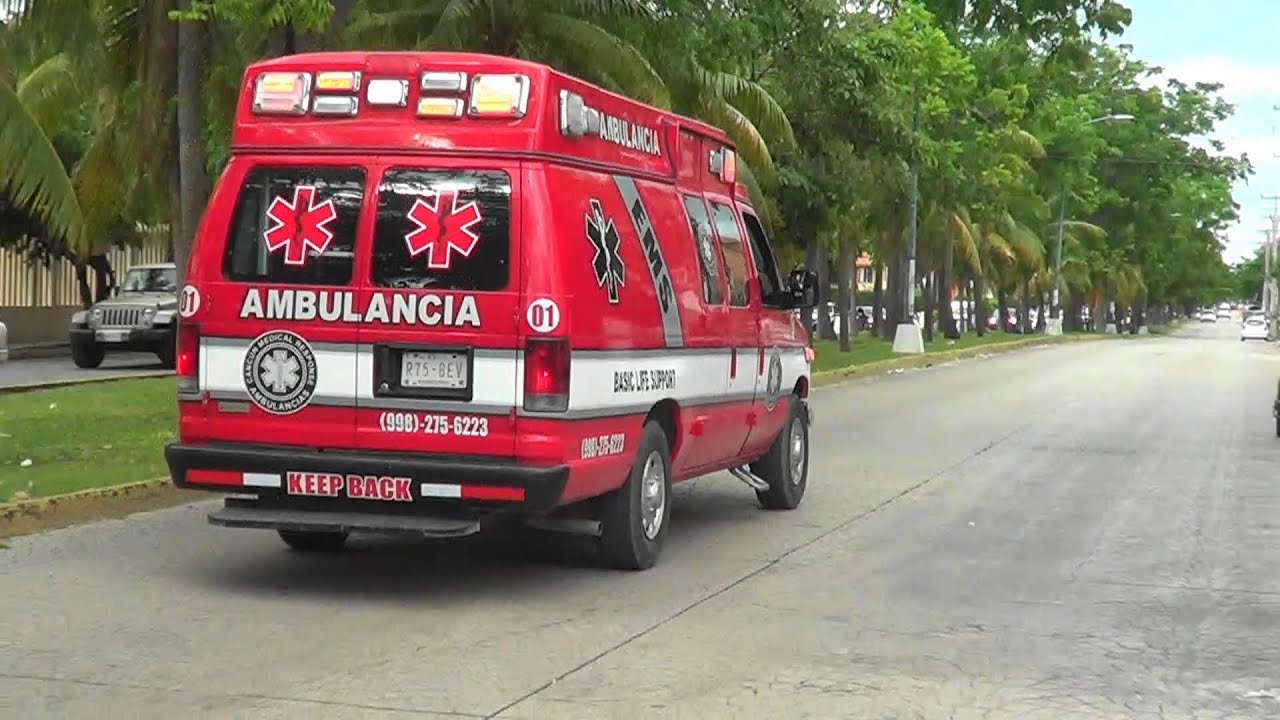 [Timberwolf Siren] Cancun Emergency Response ambulance responding - YouTube