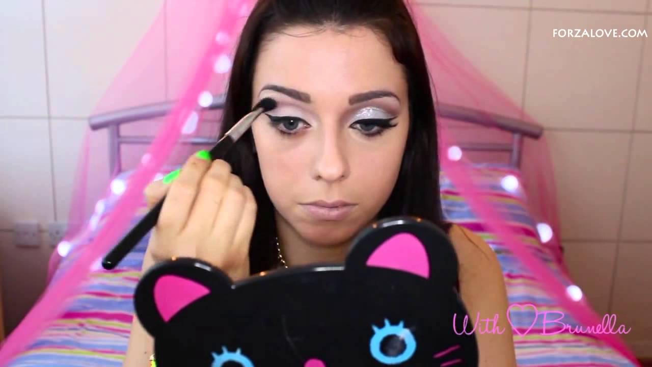 NICKI MINAJ Make up, New Make-up Tutorial 2014 - YouTube