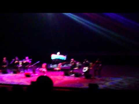 Sami Yusuf Küçələrə su səpmişəm Azerbaijan concert