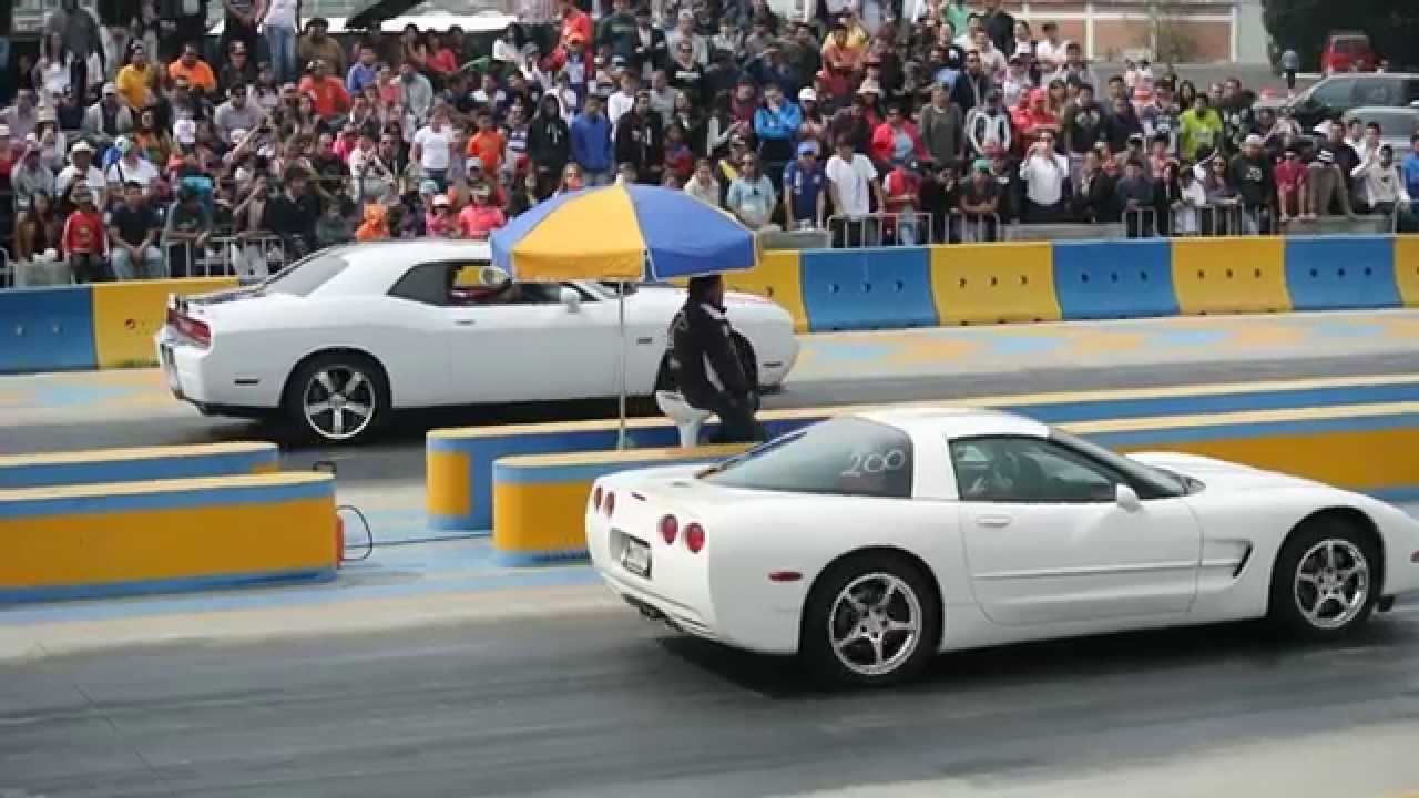 Challenger SRT8 vs Corvette C5. Arrancones Pegaso, enero 2015 - YouTube