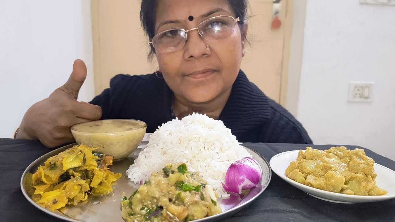 BIGBITES, EATING RICE WITH BUILIR DAL, ALOO POSTO, BANDHAKOPIR ...