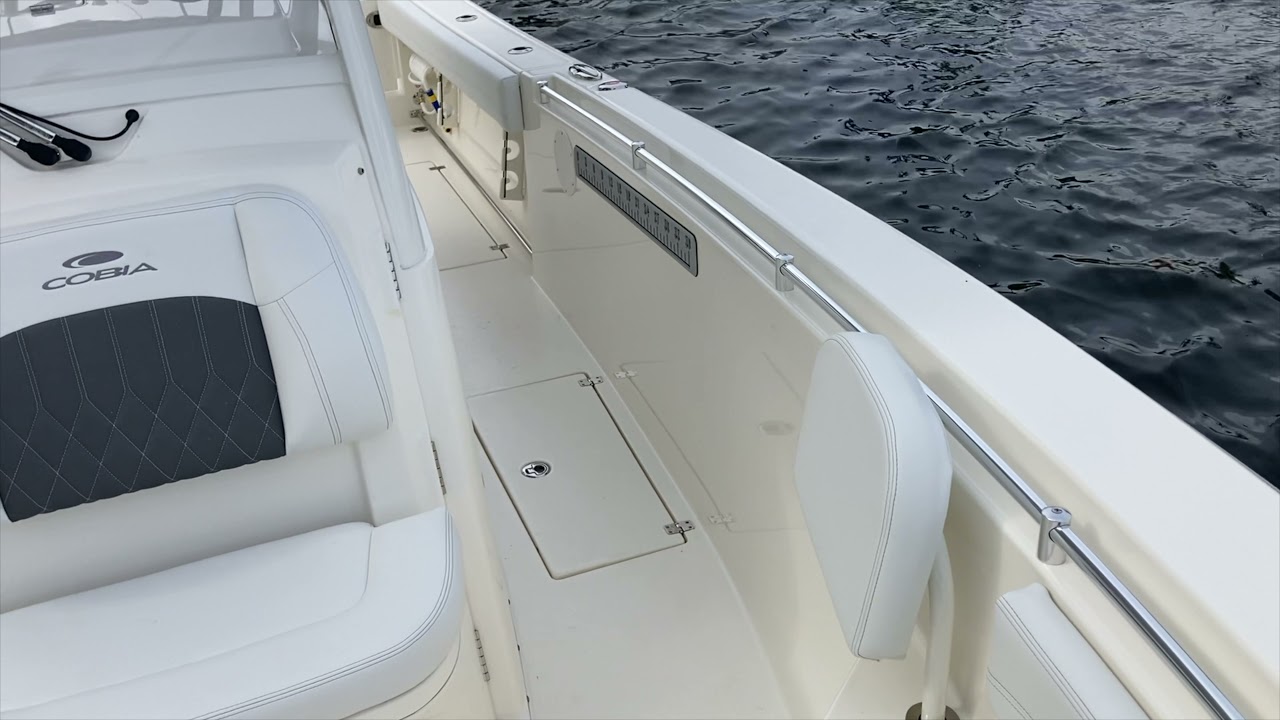2021 COBIA 301CC w/ Twin Yamaha FX300 (ONLY 28 HOURS) *** Lighthouse ...