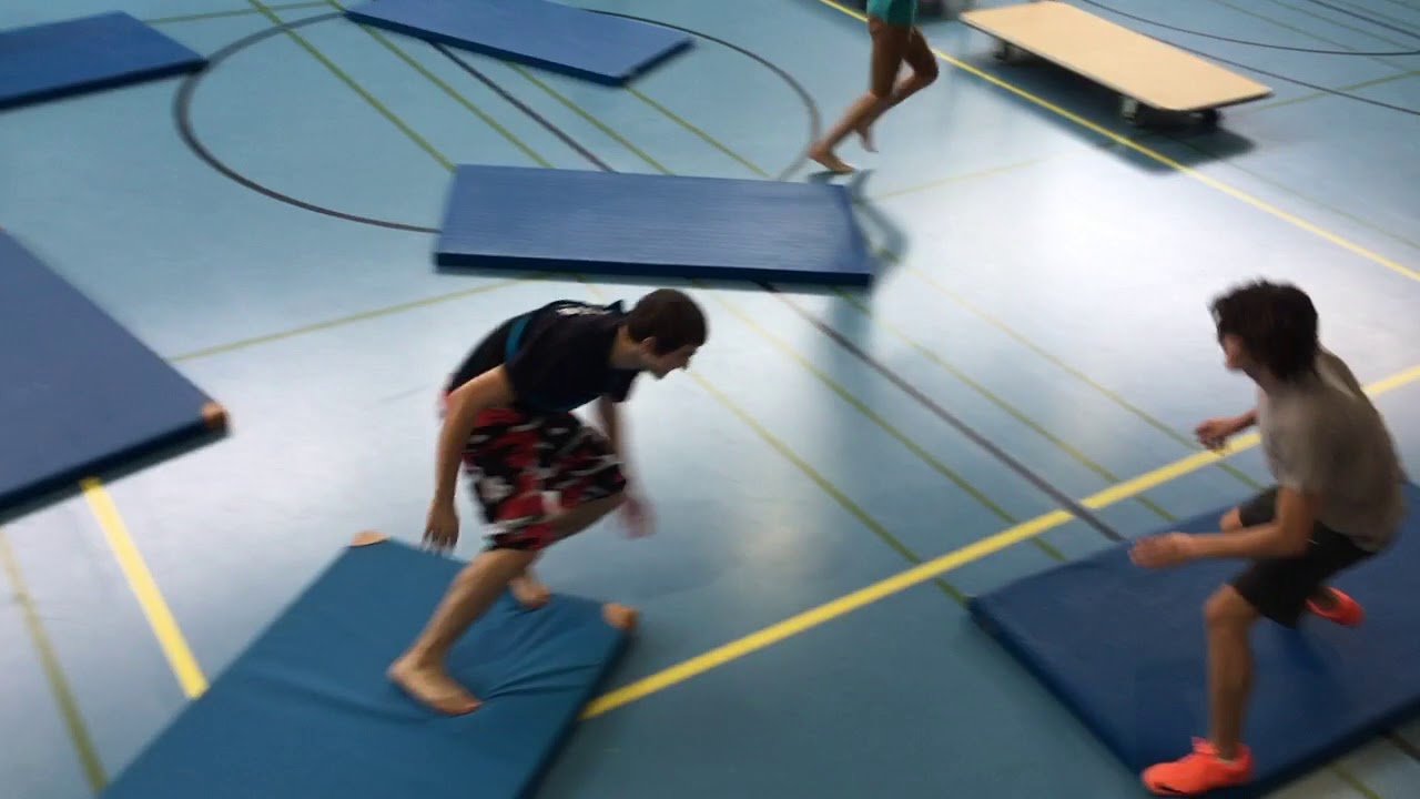 Spiele mit Turnmatten- Sportunterricht - YouTube