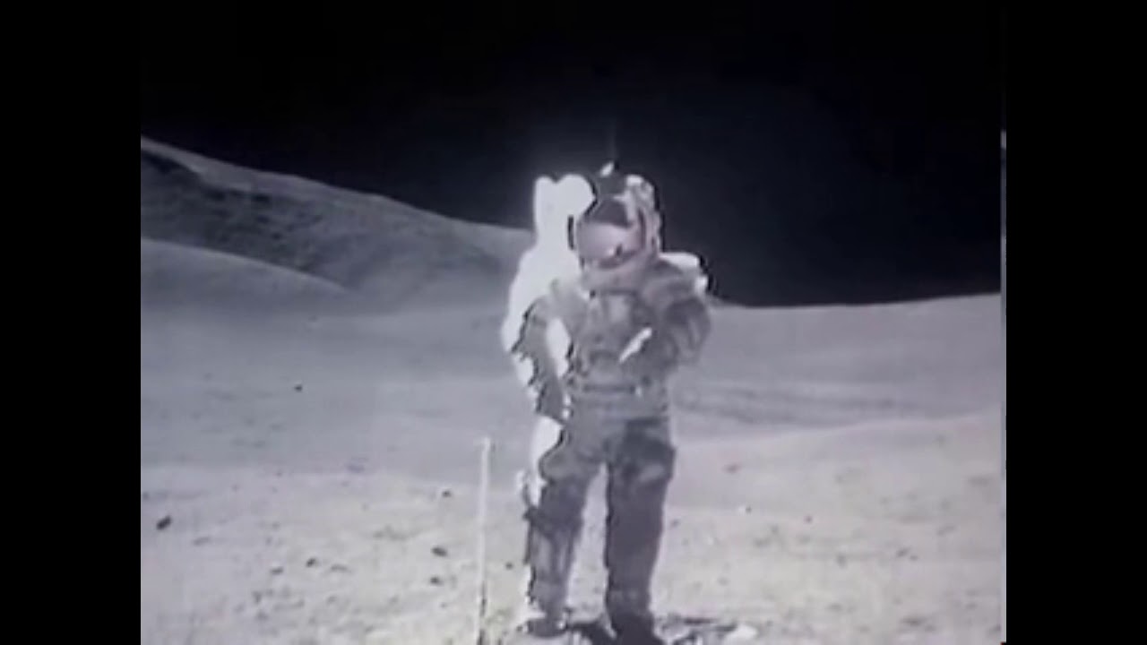 Astronauts dancing on the moon - YouTube