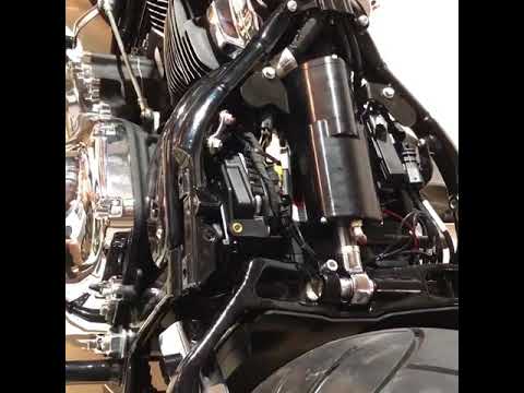 2018 Softail rear shock demo - YouTube