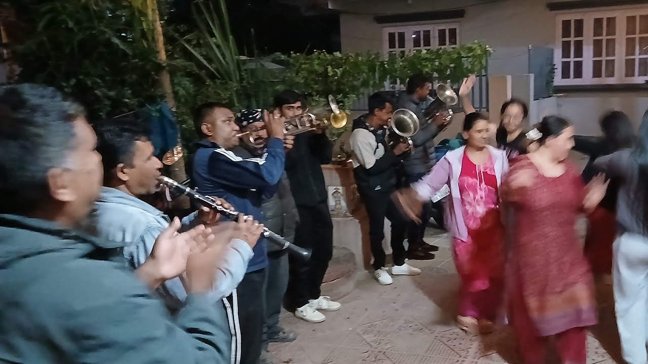 nepali deusi vailo ramilo - YouTube