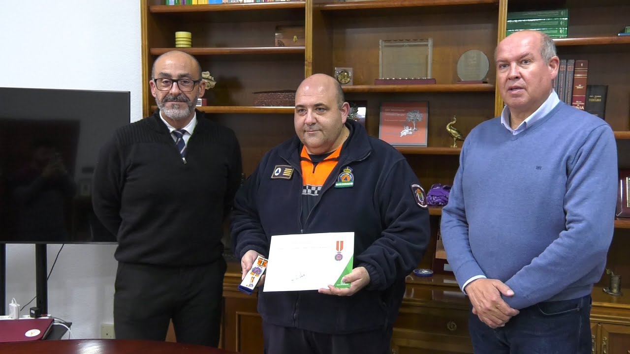 DAVID RAMA, CONDECORADO CON LA MEDALLA DE PLATA AL MÉRITO DE ANDALUCÍA ...