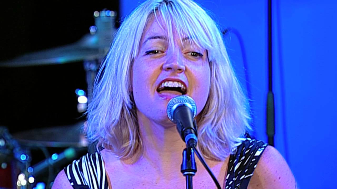 Jenny Dee & The Deelinquents play "Wake It Up" at The SKS Fourth ...