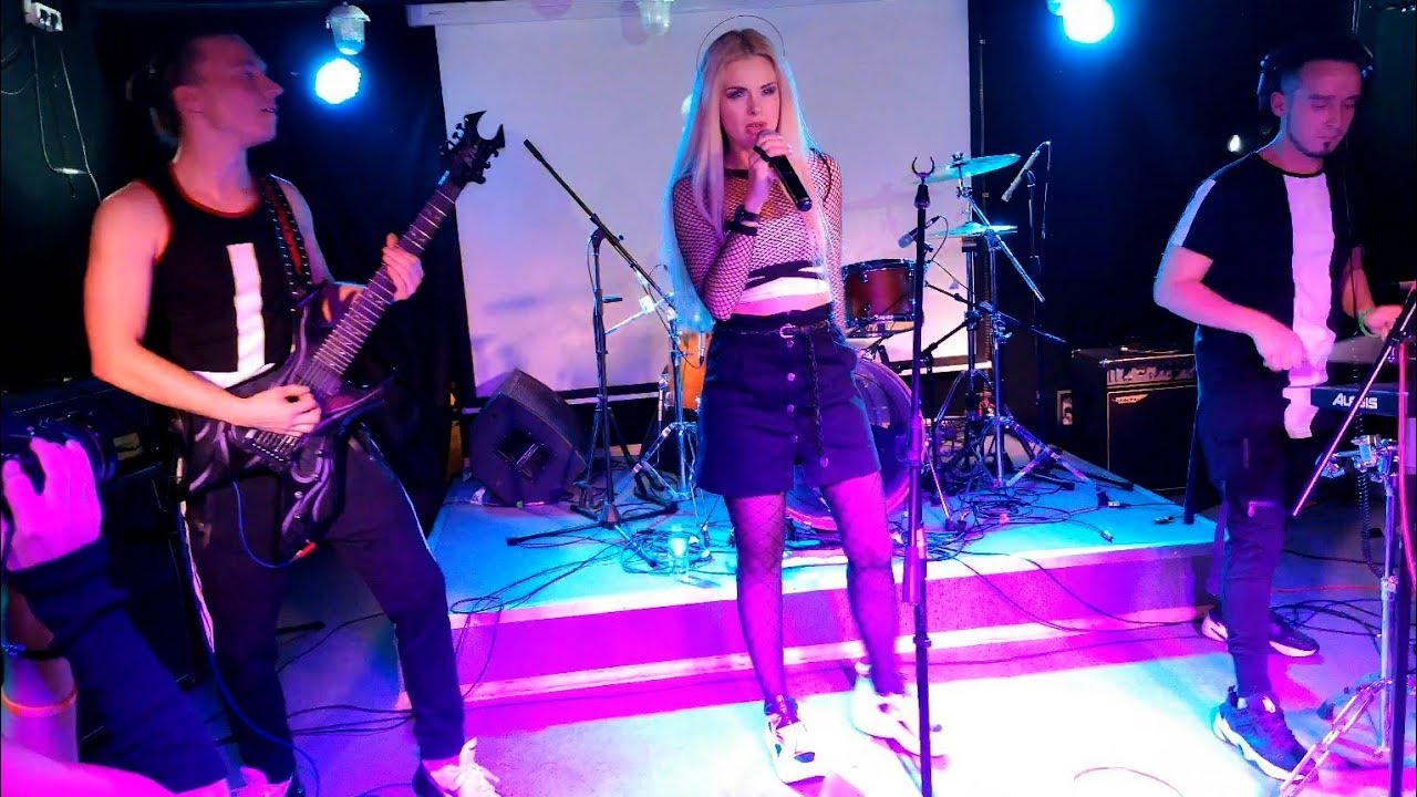 Omnimar - "I Go On on My Own" @ Live in Moscow 2019 - YouTube