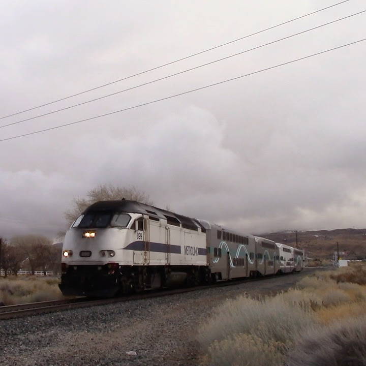 SCAX 899 Leads M1273 #railway #railfan #railroad #metrolink #commuterrail #train #shorts - YouTube