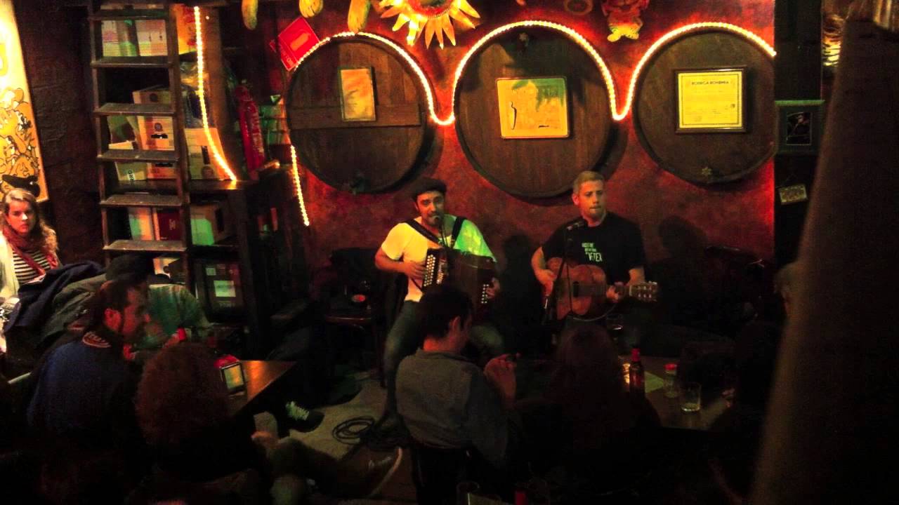 Joan Garriga & Madjid Fahem a la Bodega Saltó (3/3) - YouTube