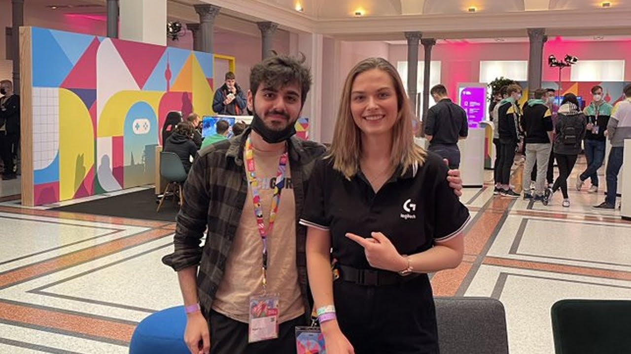 Agurin hat ein Foto mit einer Frau gemacht! - YouTube