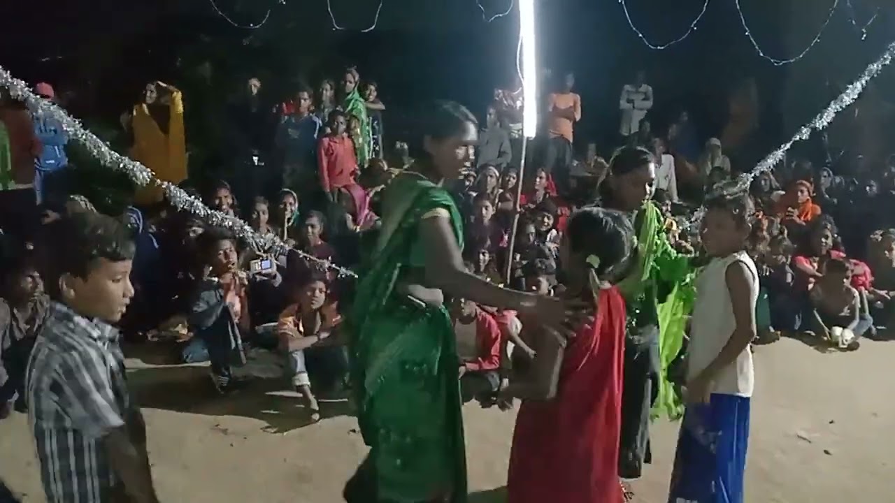 Gaon ke in chote baccho ka dance man parsan ho jayega - YouTube