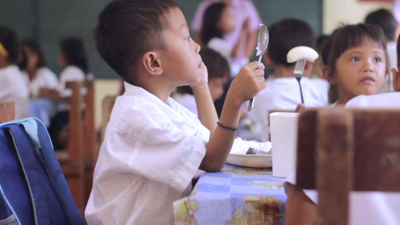 Jollibee Group Foundation: Food Aid and School feeding program - YouTube
