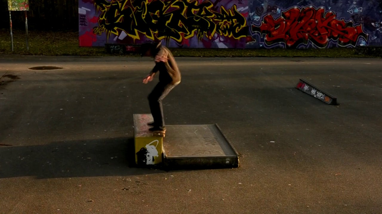 The backside out battle - YouTube