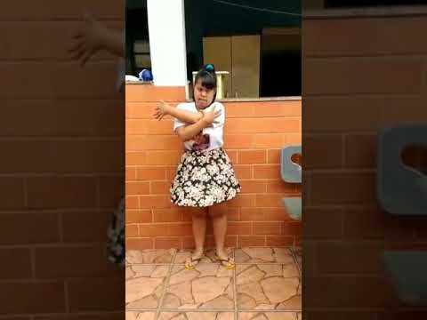 Brenda fazendo exercícios físicos