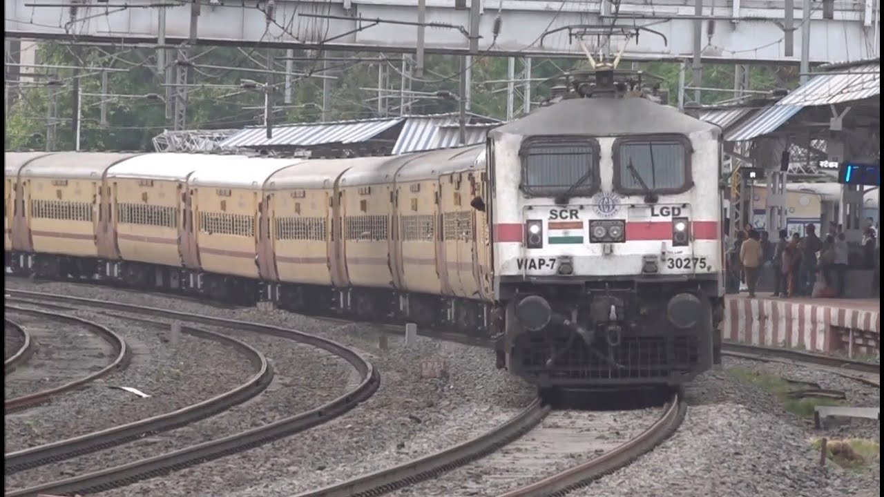 What An Approach By Mumbai Hyderabad Express With Twin Electric ...