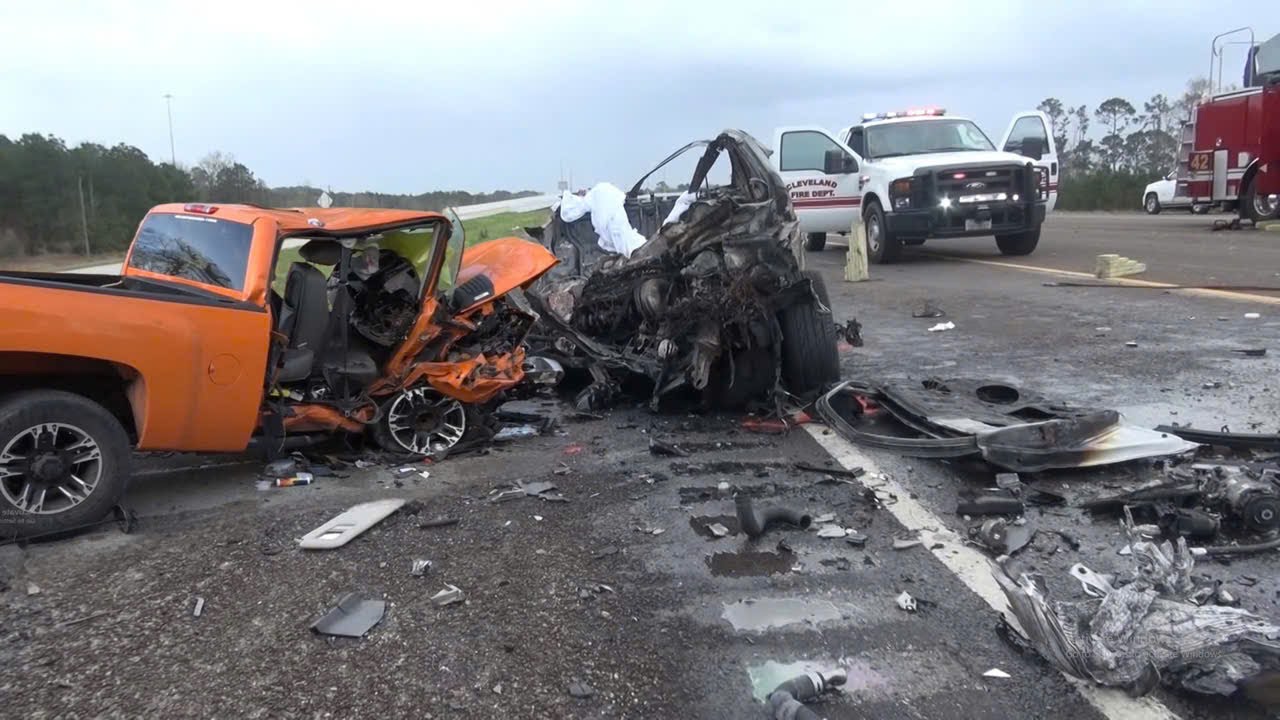 134 Shocking Car Crashes of Idiots In Cars Got Instant Karma You Wouldn ...