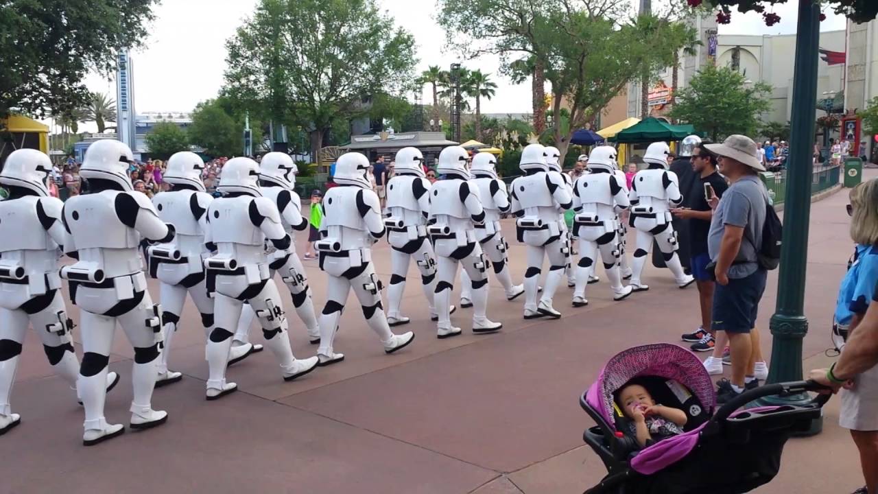 Stormtroopers at Disney - YouTube